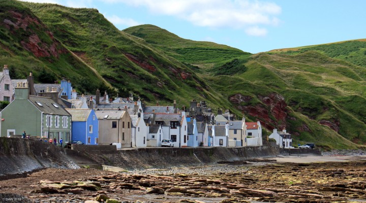 Views around Aberdeenshire & Moray - Seatown, Gardenstown ...